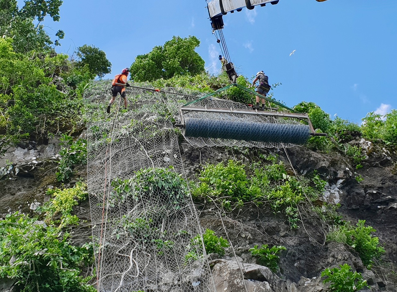 American Samoa Rockfall Protection | Project Examples | Abseil Access